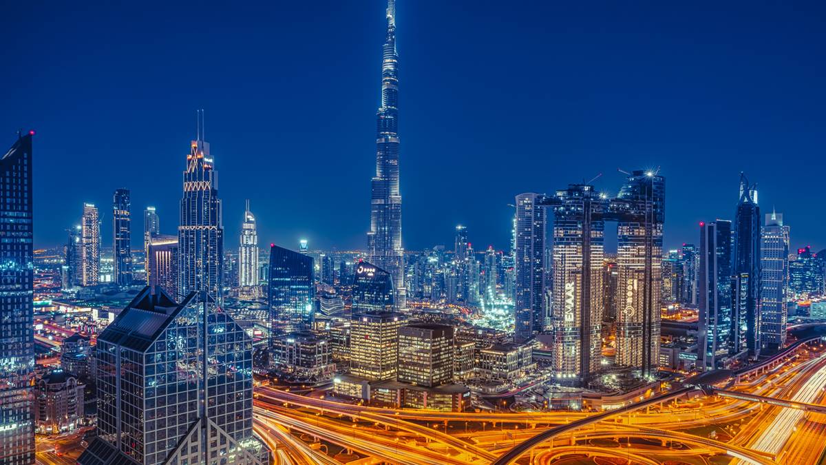 Top 10 Foods Everyone Should Try in Dubai - INCPak